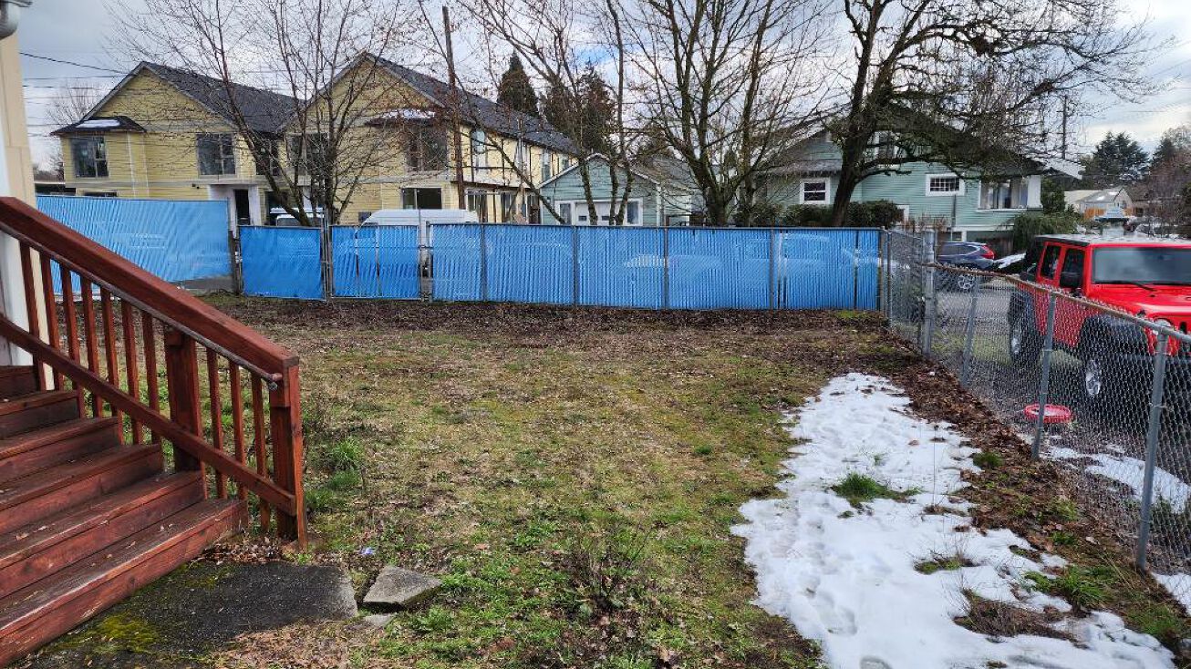 8523 SE Stark St, Portland, OR 97216 | Crexi.com