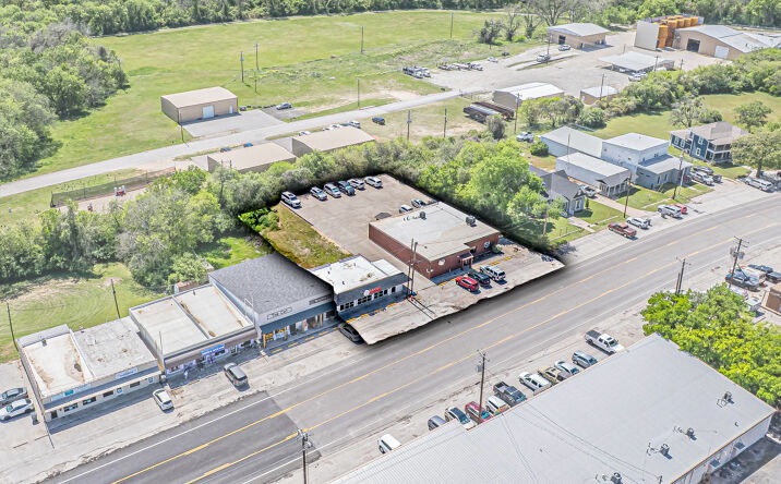 149 W Main St, Azle, TX 76020 | Crexi.com