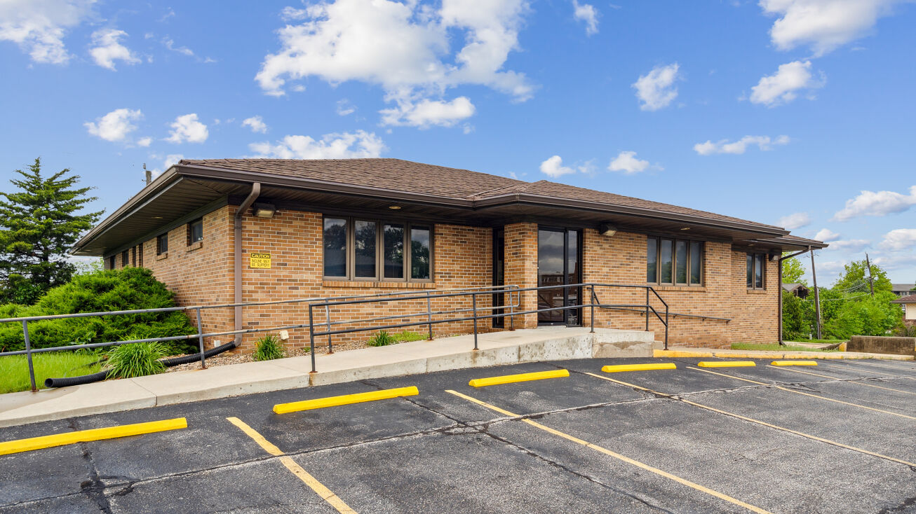 305 E San Marnan Dr, Waterloo, IA 50702 | Crexi.com