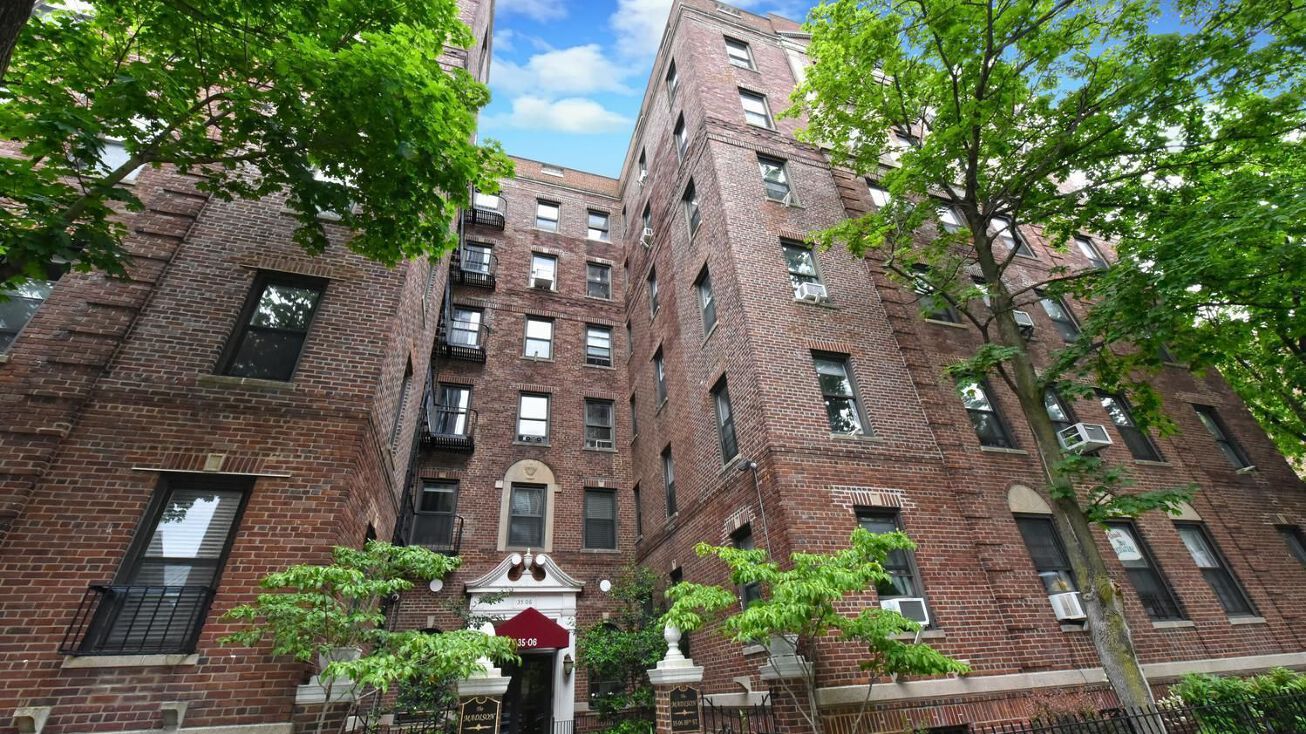 35-06 88th St, Queens, NY 11372 | Crexi.com