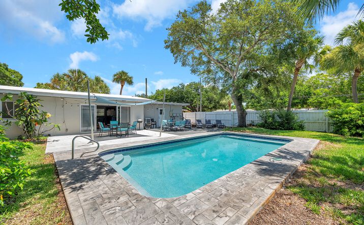 6400 Pelican Dr S, St. Petersburg, FL 33707 | Crexi.com