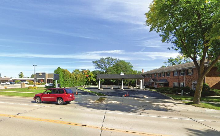 W62N262 Washington Ave, Cedarburg, WI 53012 | Crexi.com