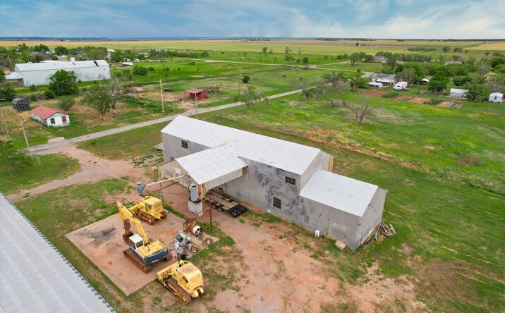 110 S Border St, Willow, OK 73673 | Crexi.com