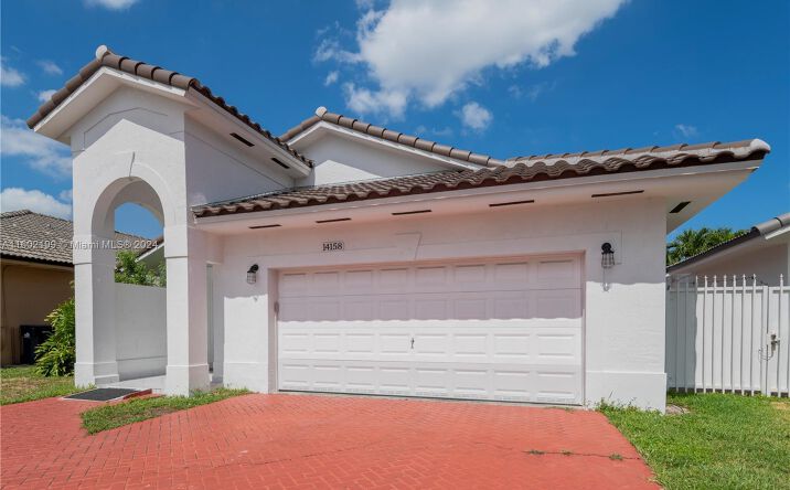 14158 NW 88TH PL Miami Lakes FL 33018-7358 APN: 3220210120050 | Crexi.com