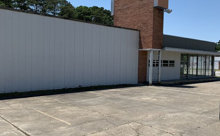 10749 JEFFERSON AVE Newport News VA 23601-2719 APN: 247000619 | Crexi.com