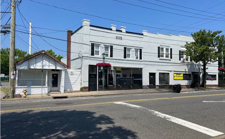 2 Larkfield Rd, East Northport, NY 11731 | Crexi.com