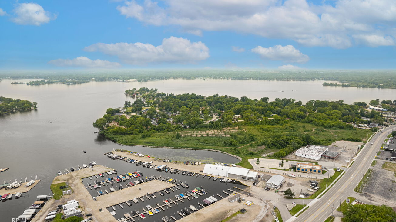 80 US-12, Fox Lake, IL 60020 | Crexi.com