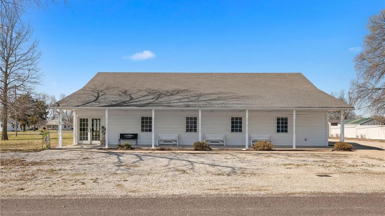 203 Poplar St, Appleton City, MO 64724 | Crexi.com