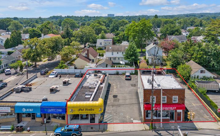 957 WILLIS AVE Albertson NY 11507-1926 APN: 9 66 1251 | Crexi.com