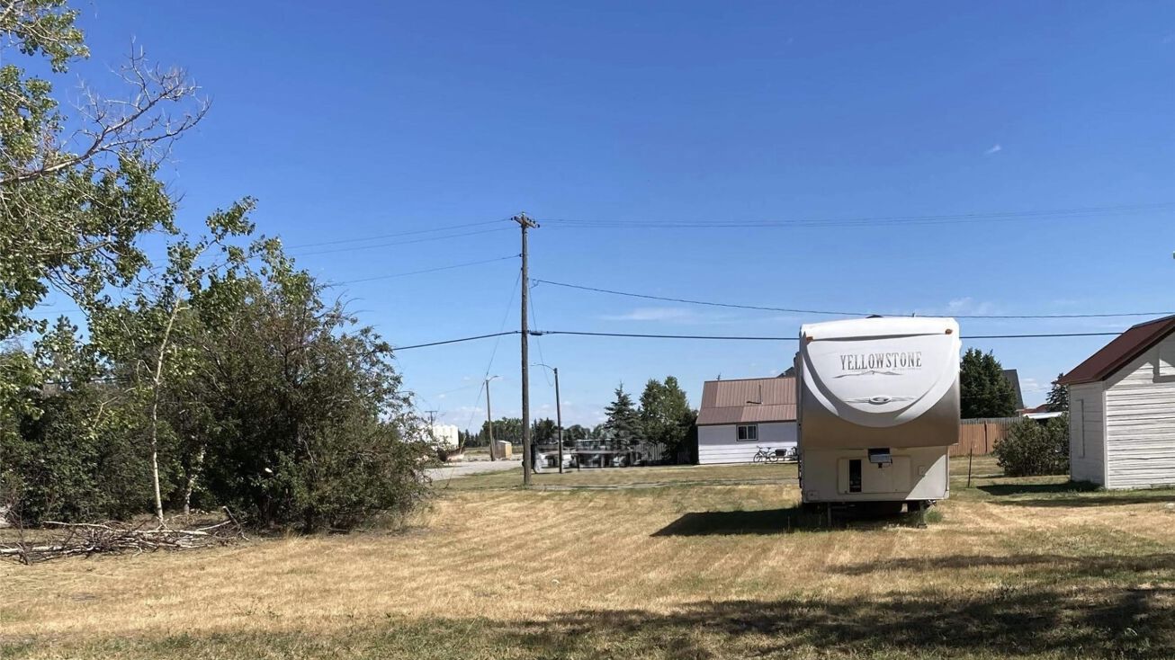 605 Montana Street, Valier, MT 59486 | Crexi.com