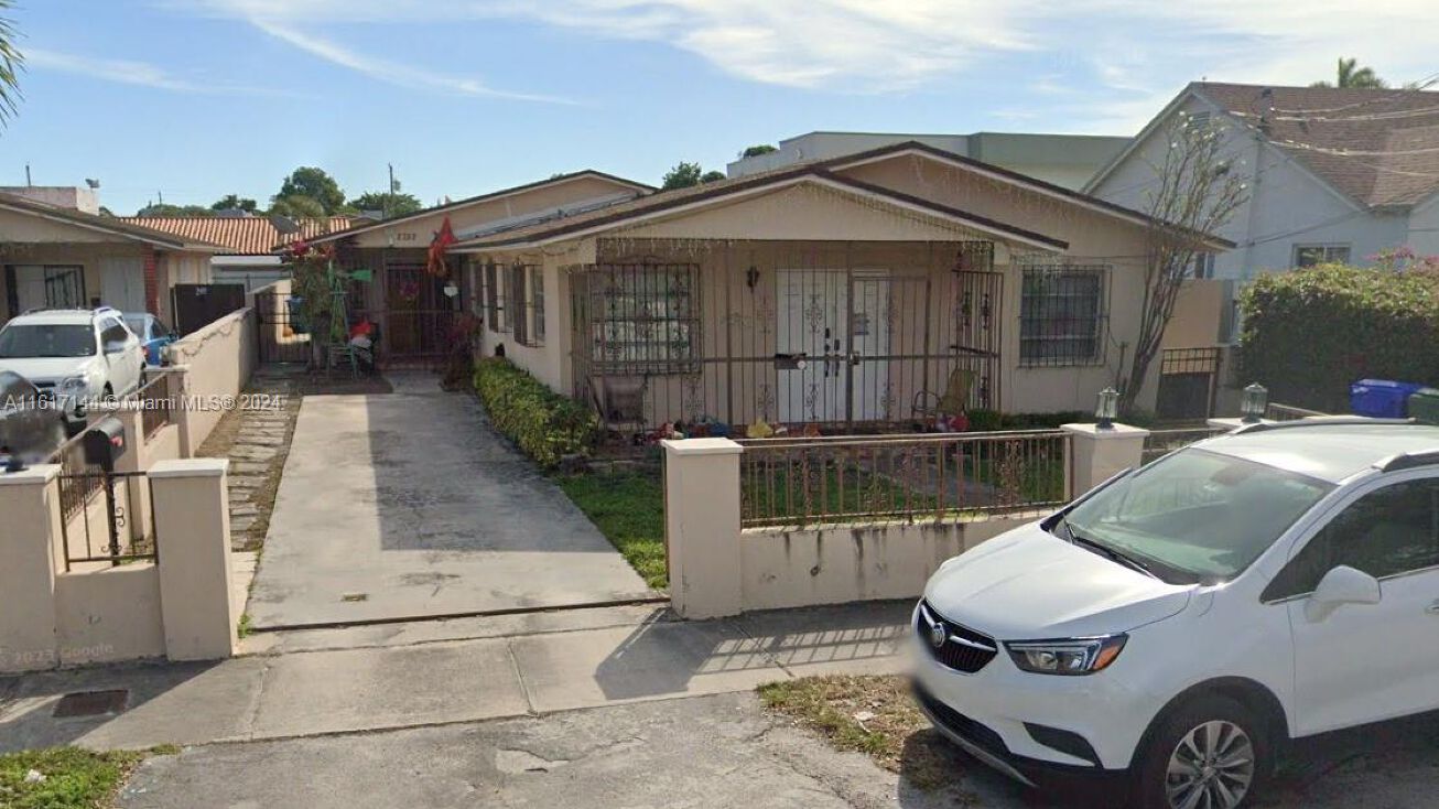 2752 SW 3rd St, Miami, FL 33135 | Crexi.com