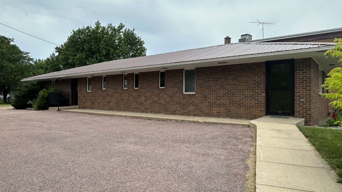105 E 5th St, Freeman, SD 57029 | Crexi.com