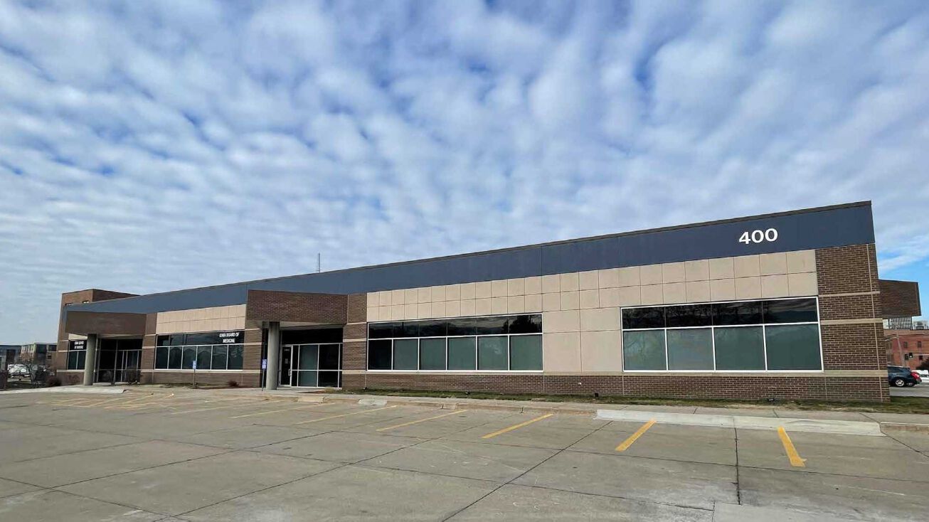 400 SW 8th St, Des Moines, IA 50309 | Crexi.com