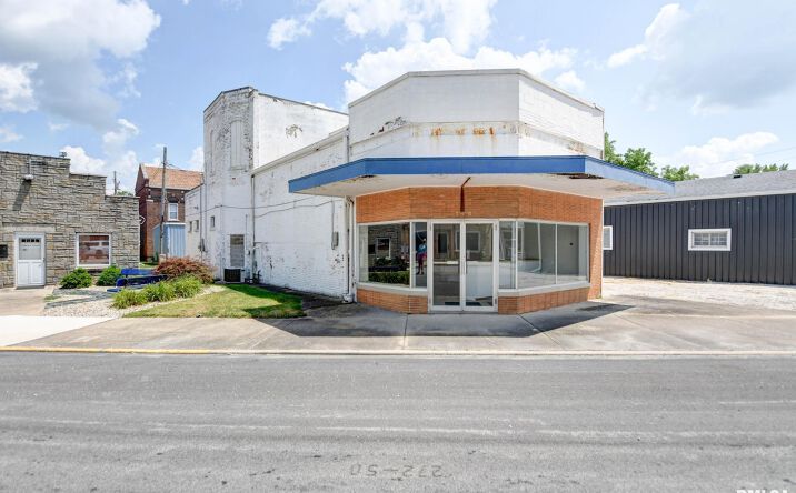 240 N RAILROAD AVE Blue Mound IL 62513 | Crexi.com