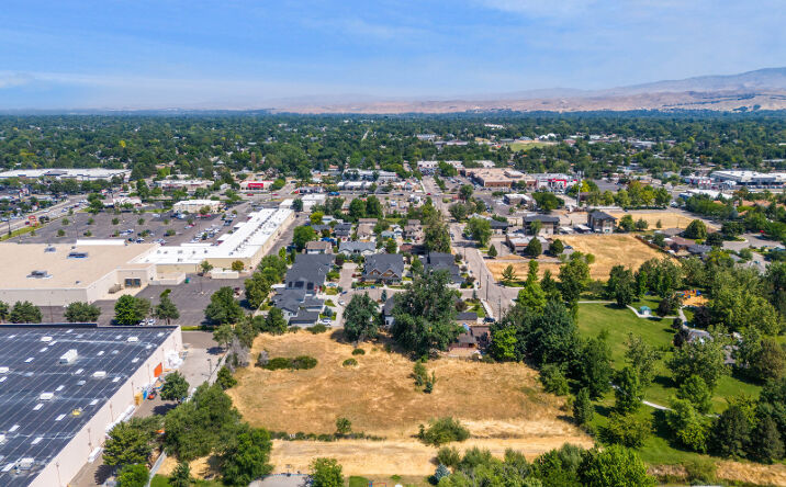 1225 N ETHRIDGE LN Boise ID 83704-8404 APN: S1112120716 | Crexi.com