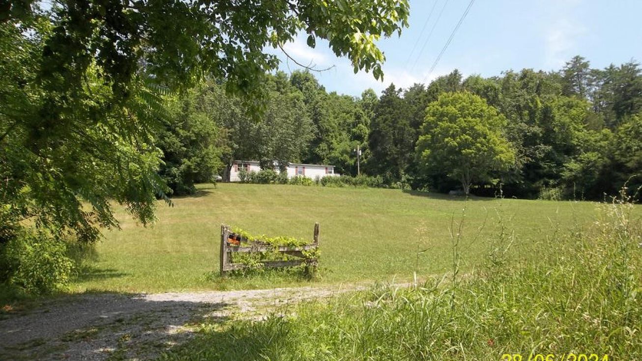 930 Bullen Valley Rd, Thorn Hill, TN 37881 | Crexi.com