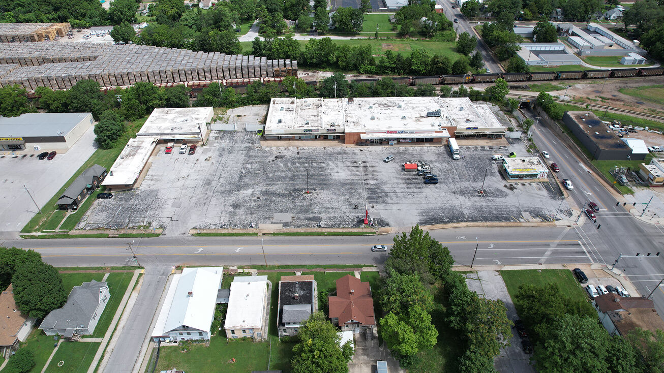 1137 E Commercial St, Springfield, MO 65803 | Crexi.com