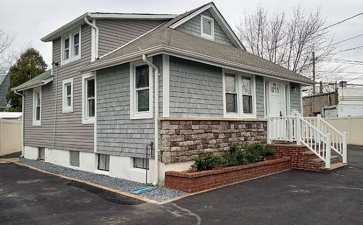 704 NEWBRIDGE RD Bellmore NY 11710-1616 APN: 50 281 60 | Crexi.com