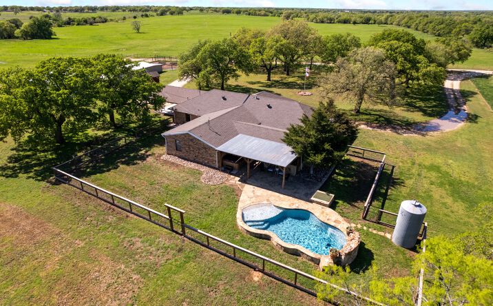 622 Darwin Ln, Sunset, TX 76270 | Crexi.com
