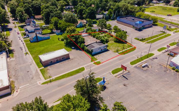 210 W Main St, Hartford, MI 49057 | Crexi.com
