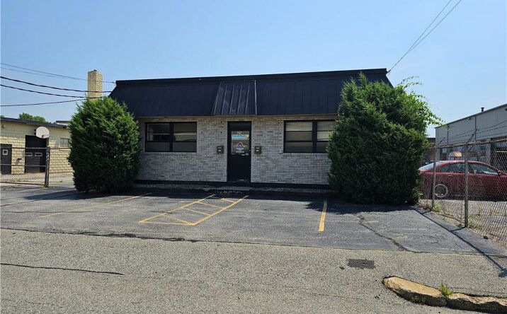 27 Carrington St, Lincoln, RI 02865 | Crexi.com