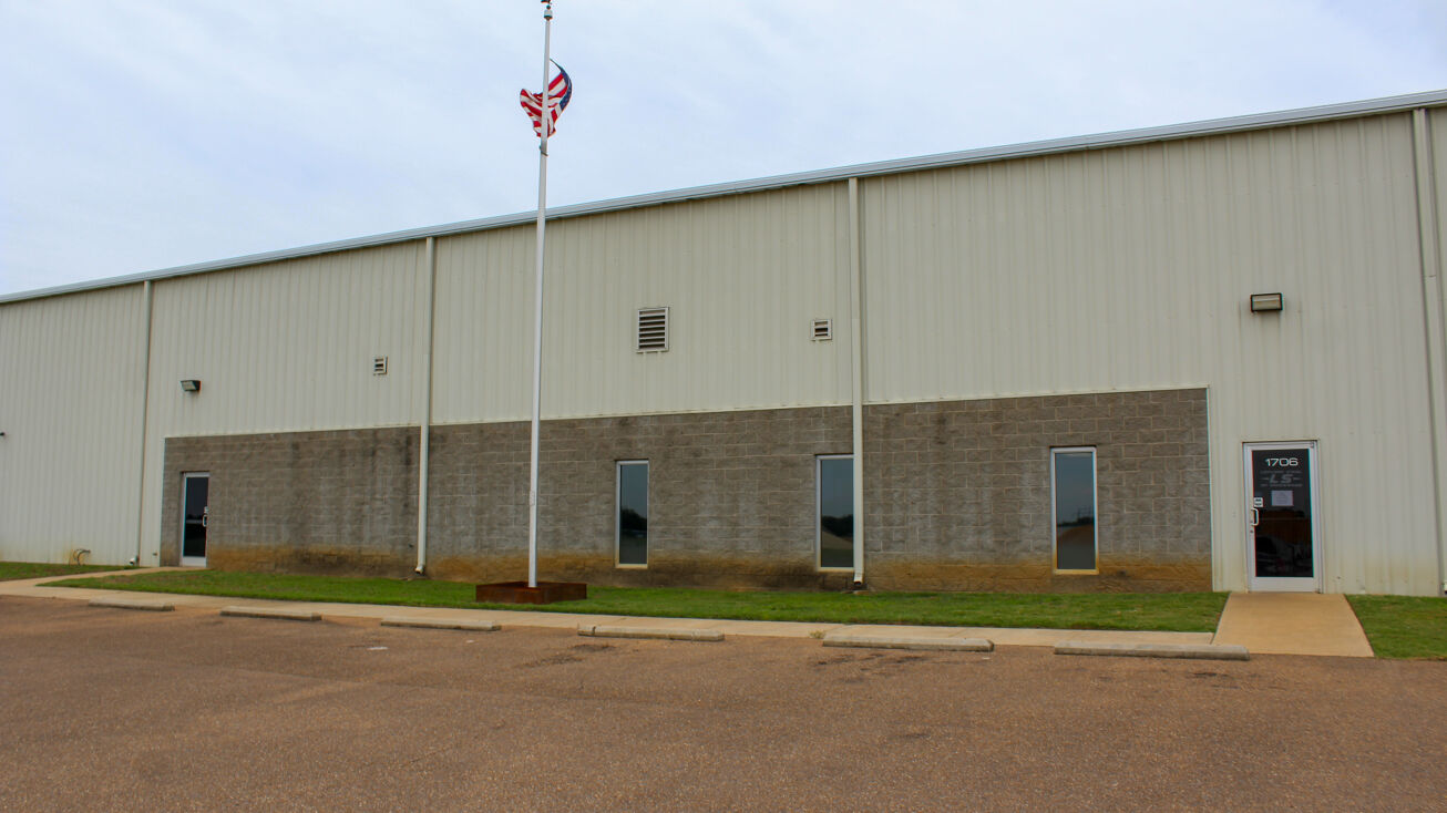 1706 Cypress Ave, Greenwood, MS 38930 | Crexi.com