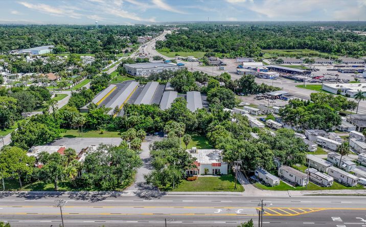 76 PONDELLA RD North Fort Myers FL 33903 | Crexi.com