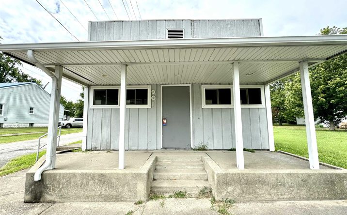 901 N McLeansboro Street, Benton, IL 62812 | Crexi.com