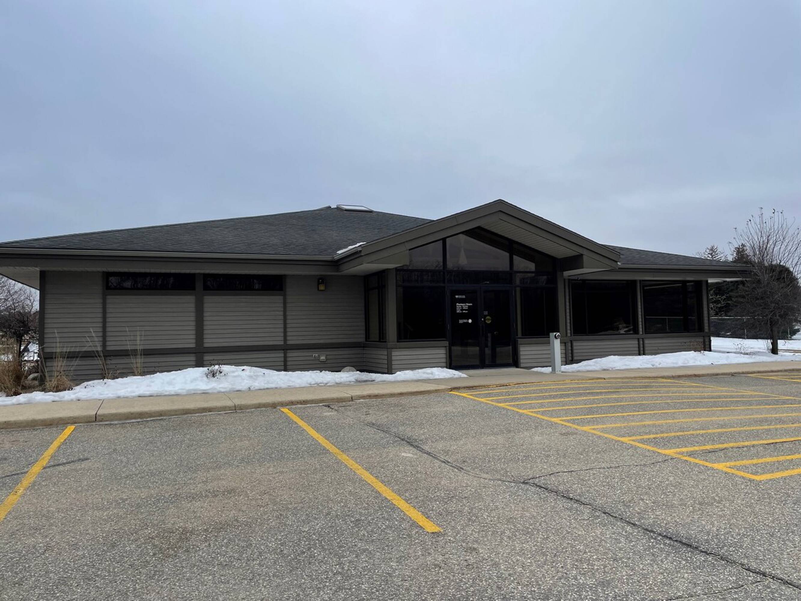 671 E MAIN ST Le Roy MN 55951-6730 APN: 26.005.0182 | Crexi.com