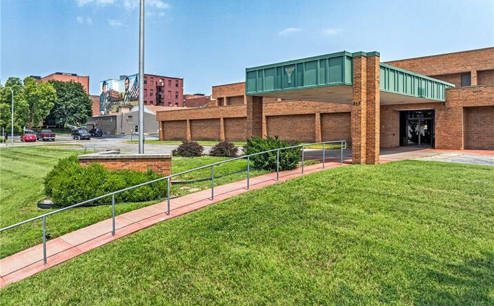 516 Felix Street, St Joseph, MO 64501 | Crexi.com