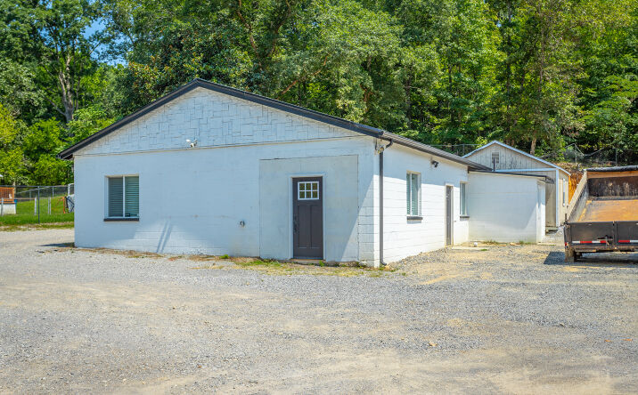 8434 DAISY DALLAS RD Hixson TN 37343-1404 APN: 074L B 044 | Crexi.com