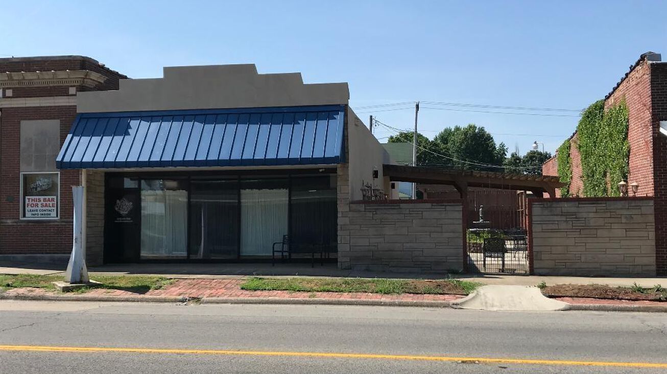 103 W FRANKLIN Street, Sesser, IL 62884 | Crexi.com