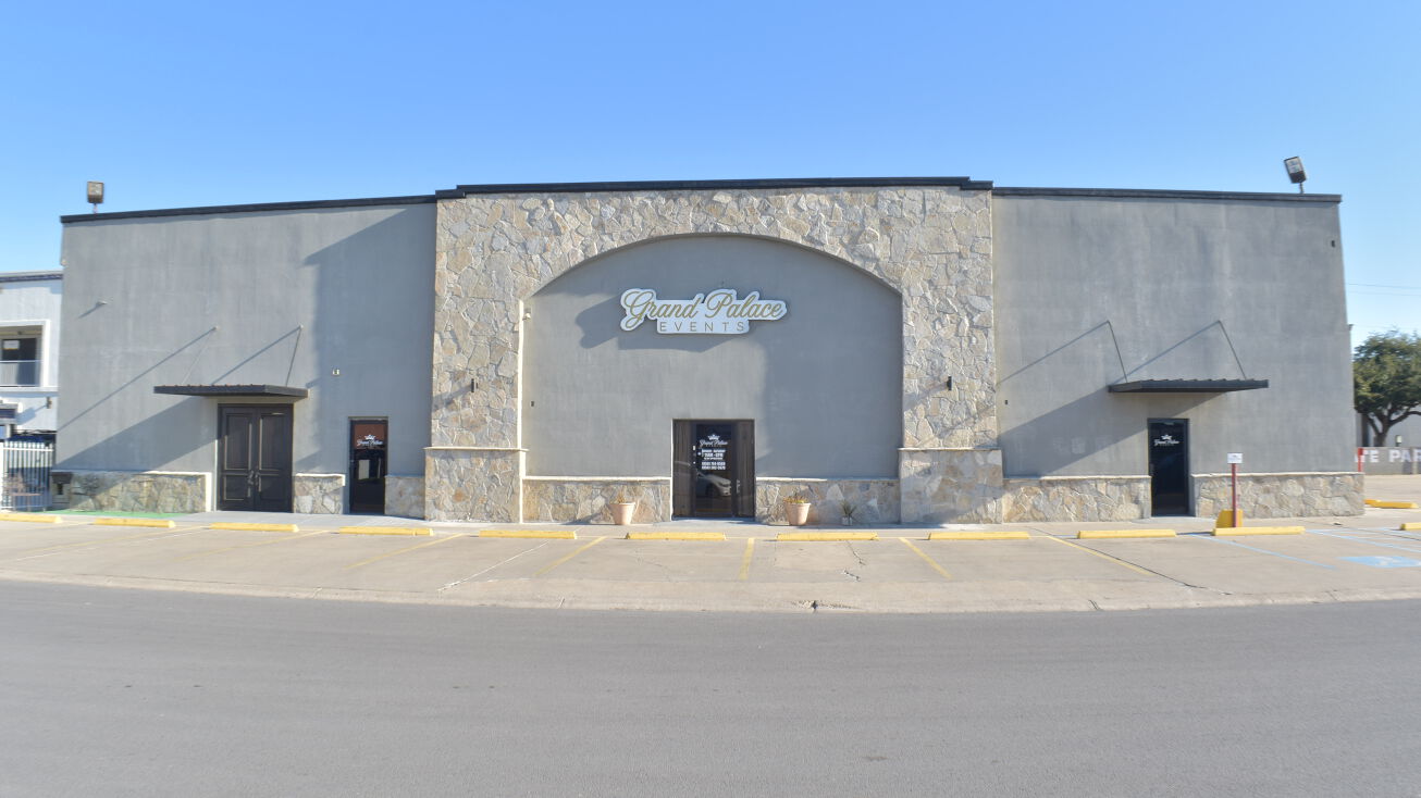 1810 Commerce Dr, Laredo, TX 78041 | Crexi.com