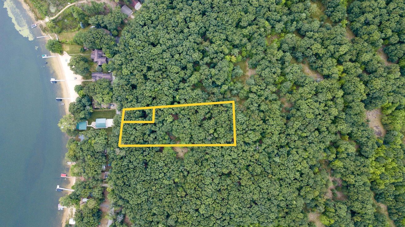 9428 W Oak Dr, Lake City, MI 49651 | Crexi.com