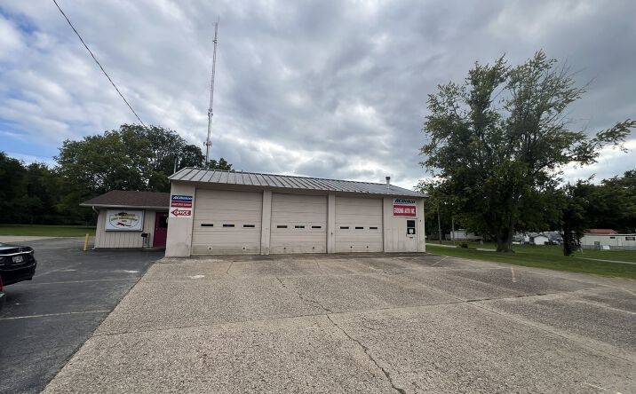 2215 N Oakland Ave, Decatur, IL 62526 | Crexi.com