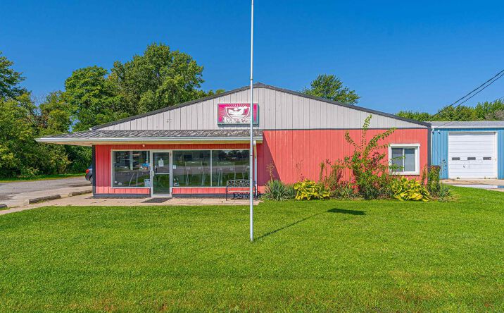 711 HICKOX Lincoln IL 62656-9778 APN: 12-026-035-00 | Crexi.com