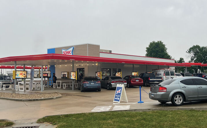 929 W Springfield Rd, Taylorville, IL 62568 | Crexi.com