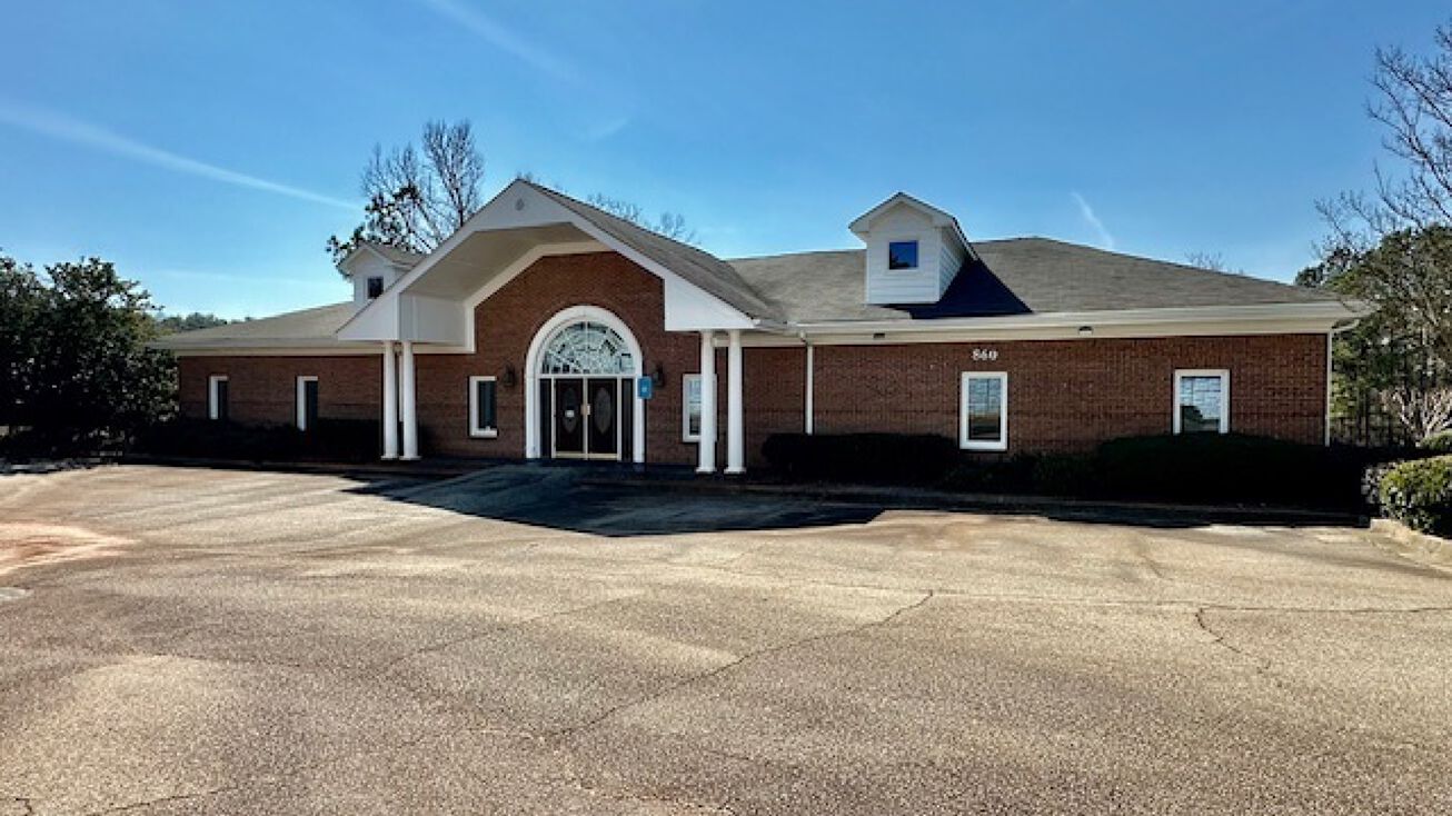 860 Collins Hill Rd, Lawrenceville, GA 30043 | Crexi.com