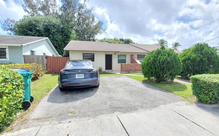 1350 NE 145th St, Miami, FL 33161 | Crexi.com