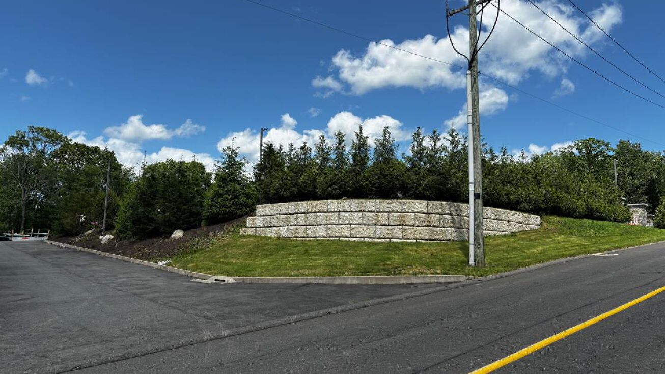 7 Commerce Drive, Oxford, CT 06478 | Crexi.com