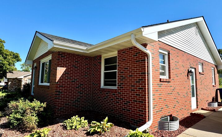 4708 Valdez Dr, Des Moines, IA 50310 | Crexi.com