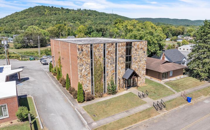 415 DEVONIA ST Harriman TN 37748 | Crexi.com