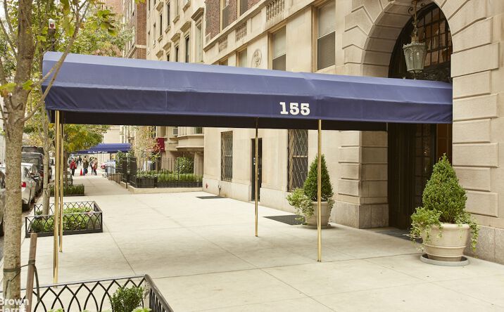 155 East 72nd Street, New York, NY 10021 | Crexi.com