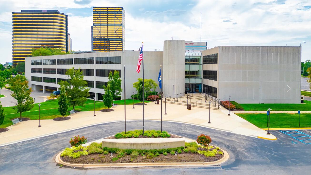 20500 Civic Center Dr, Southfield, MI 48076 | Crexi.com