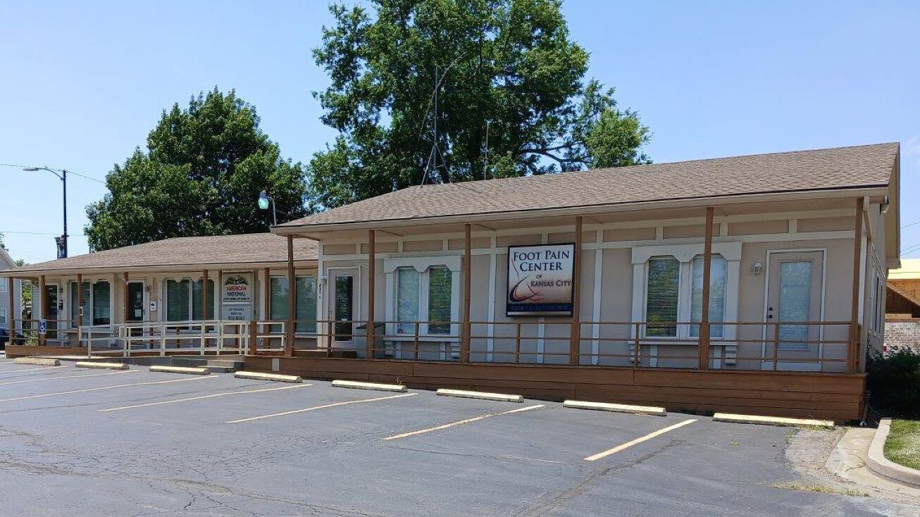 230 E Main St, Gardner, KS 66030 | Crexi.com