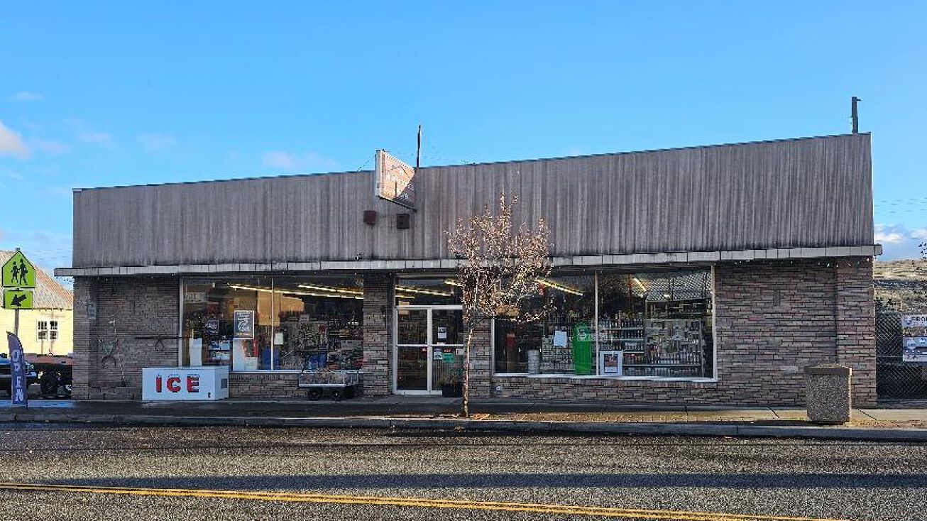 403 Deschutes Ave, Maupin, OR 97037 | Crexi.com