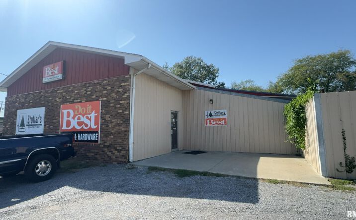 634 W Main St, Benton, IL 62812 | Crexi.com