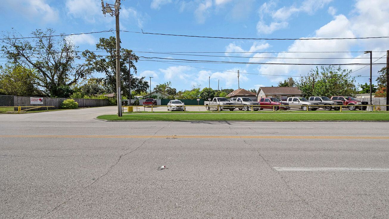 REDUCED! 811 N Main St, Baytown, TX 77520 | Crexi.com