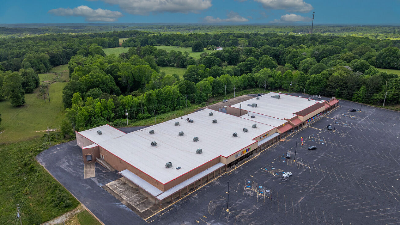 185-271 South Elm Street, Commerce, GA 30529 | Crexi.com