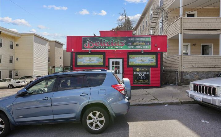 587 Willow Woonsocket Ri 02895